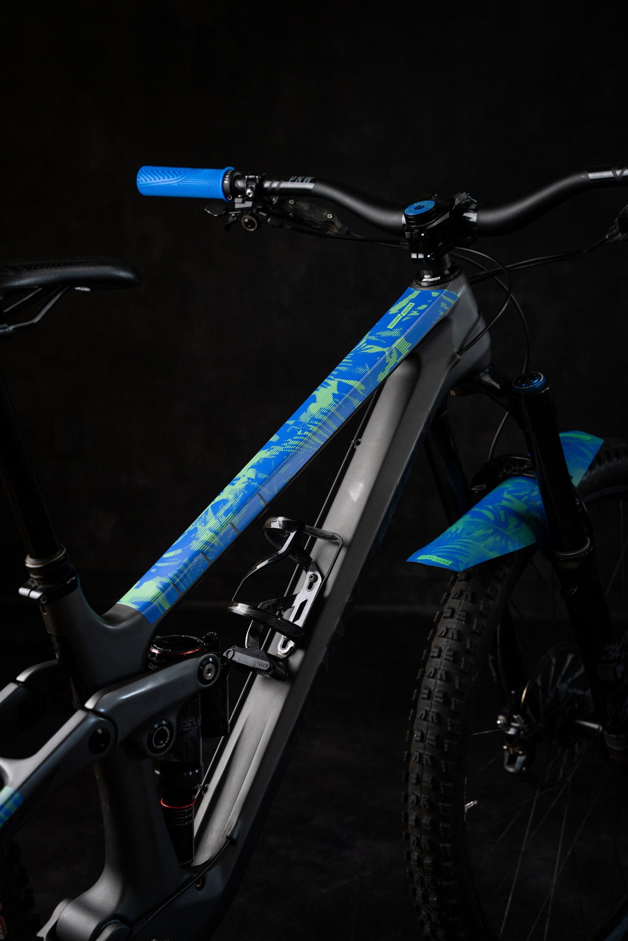 Tropical Glitch – Ground Keeper Custom